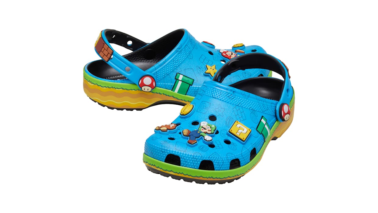 Super Mario™ Core Classic Clogs - M3 / W5 - Nintendo Official Site
